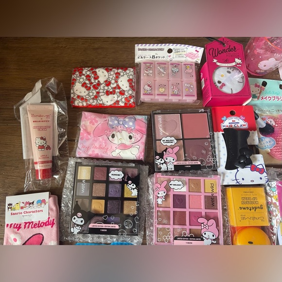 Sanrio | Accessories | Sanrionwt The Ultimate Character Beauty Bundle ...